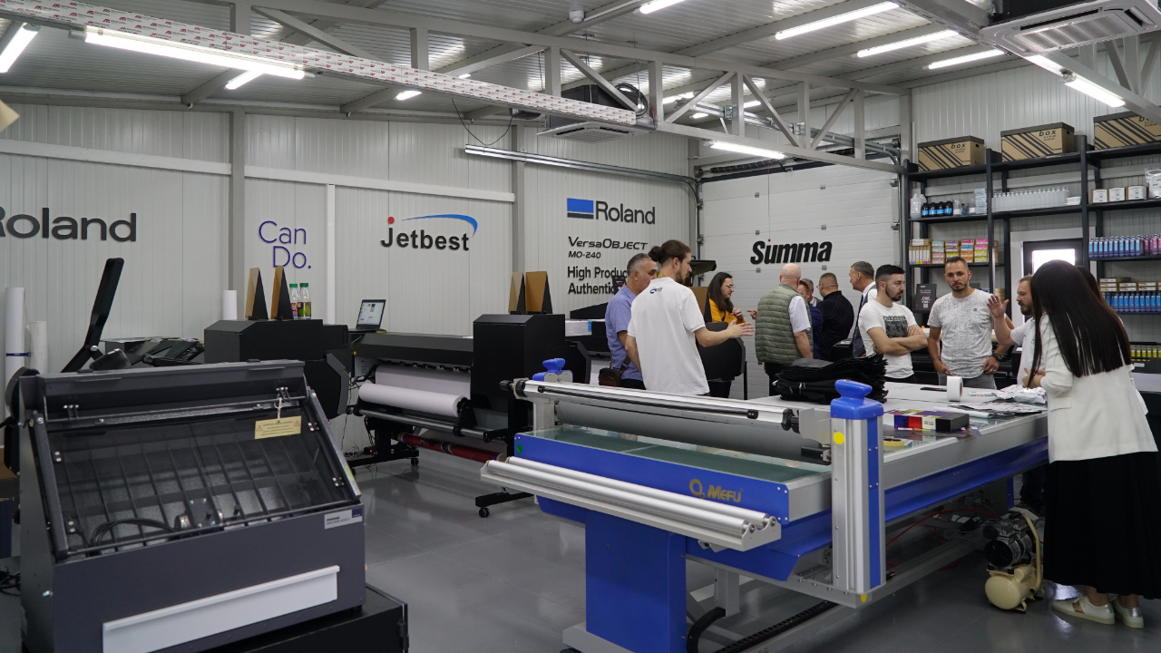 The region received the most advanced Roland DG Creative Center • Print ...
